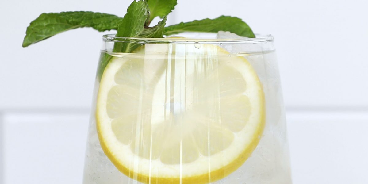 Lemon Mint Vodka Spritz - Splenda®