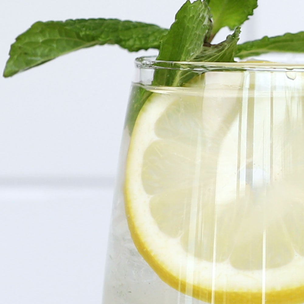 Lemon Mint Vodka Spritz - Splenda®