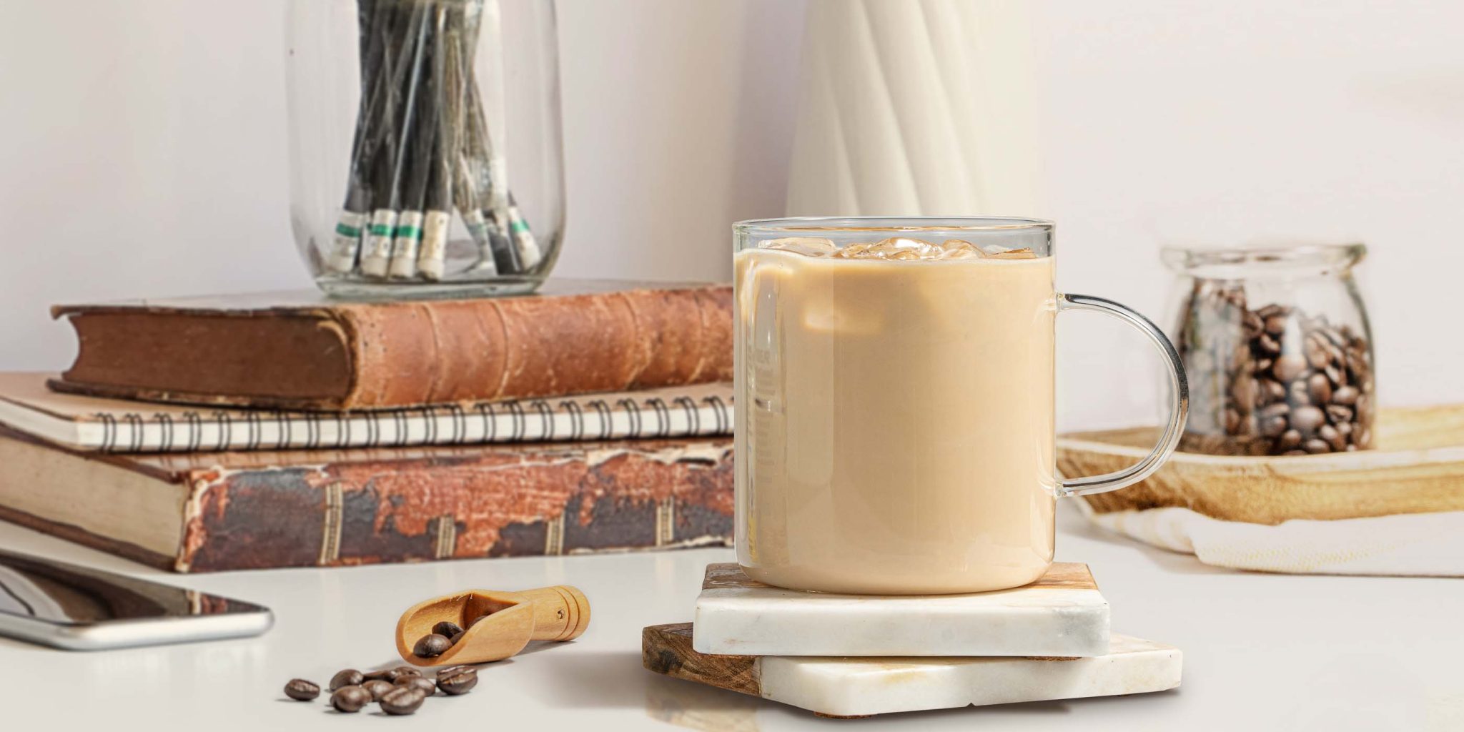 Creamy Iced Vanilla Latte - Splenda®
