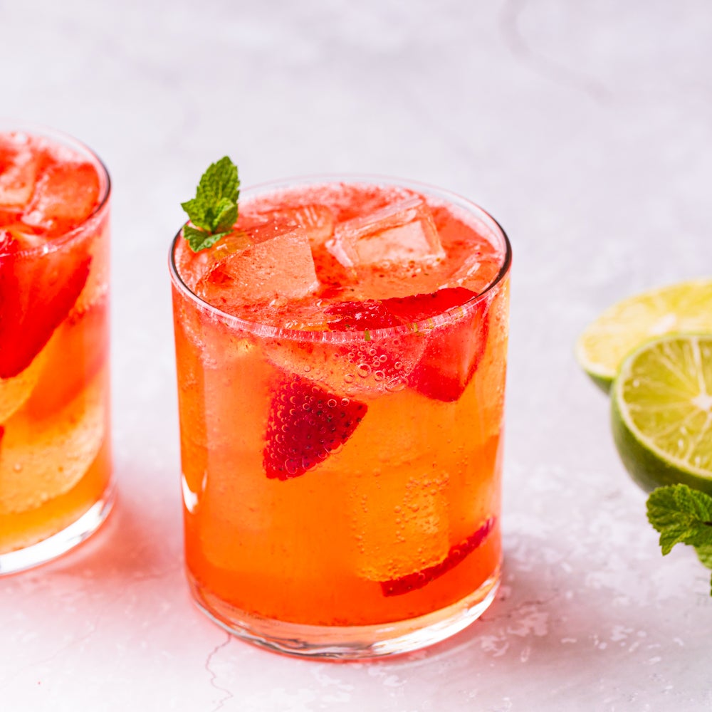 Strawberry Mint Spritzer Mocktail - Splenda®