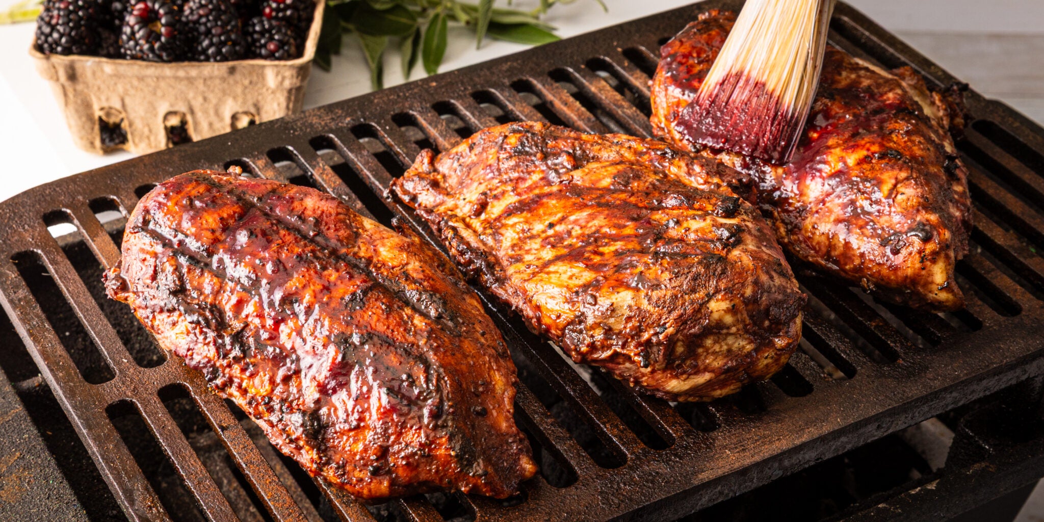 Pollo a la parrilla con arándanos - Splenda®